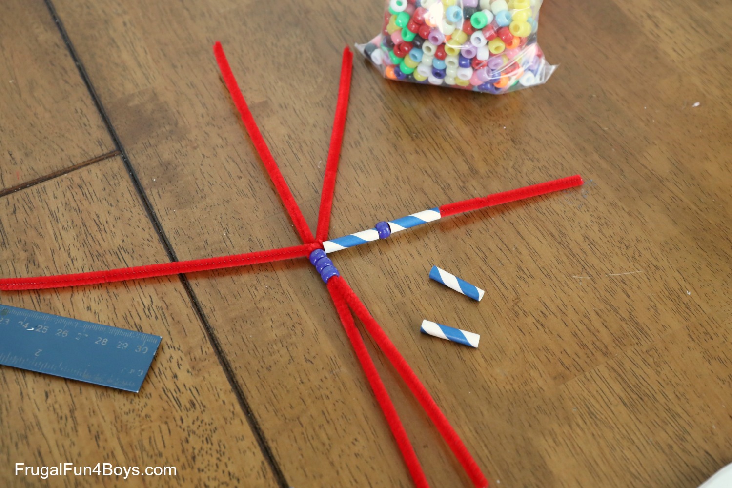 Easy To Make Superhero // Saronti