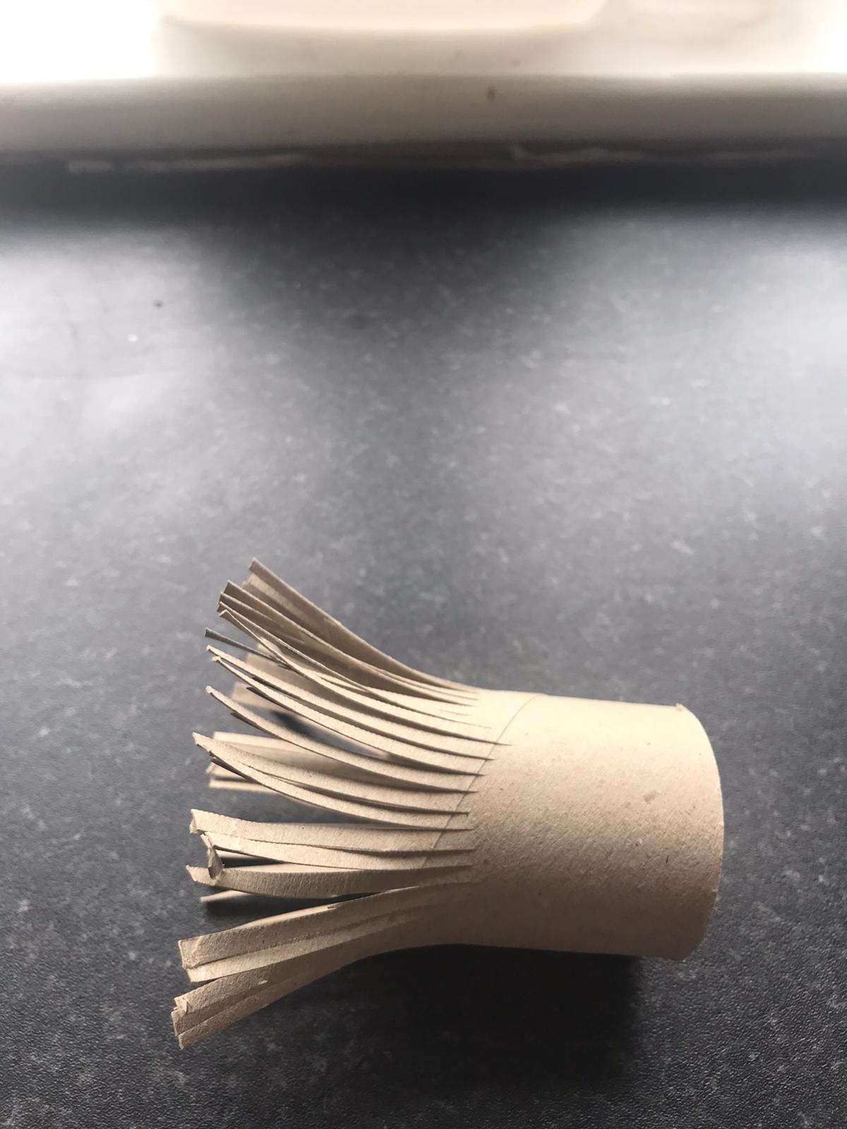 Dandelion Art from Toilet Roll // Saronti